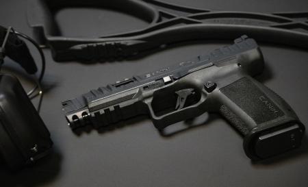 Pistolet semi automatique Canik SFX rival Dark Side Cal. 9x19